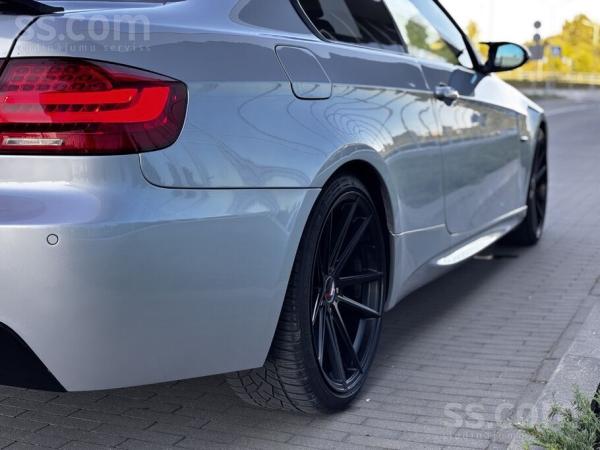 Pelēks BMW 330 2008 Rēzekne, ar dzinēja tilpumu 3.00 L un nobraukumu 335 tūkst. km par 10000 €, foto 9 vietnē AUTOMOTO.COM.LV