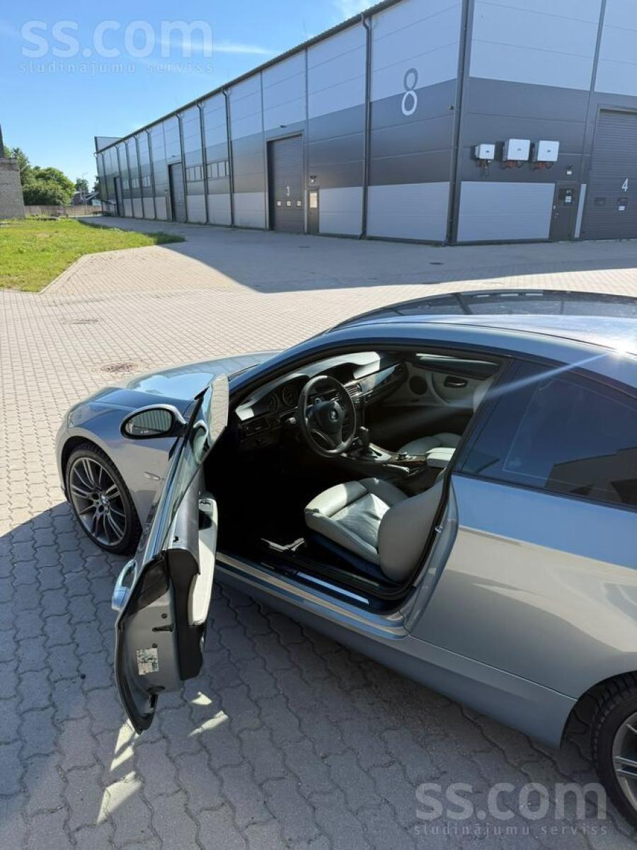 Pelēks BMW 330 2008 Liepāja, ar dzinēja tilpumu 3.00 L un nobraukumu 203 tūkst. km par 6600 €, foto 7 vietnē AUTOMOTO.COM.LV