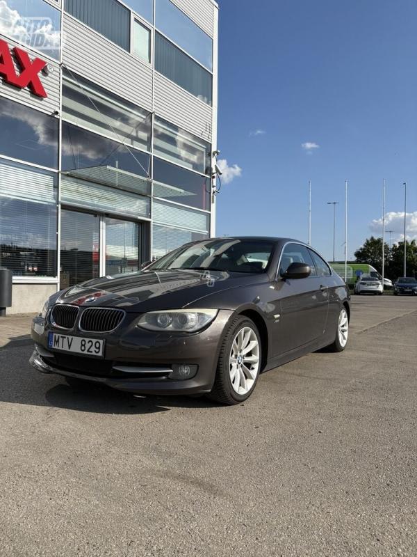 Pelēks BMW 330 2010 Viļņa, ar dzinēja tilpumu 3.00 L un nobraukumu 222 tūkst. km par 9000 €, foto 2 vietnē AUTOMOTO.COM.LV