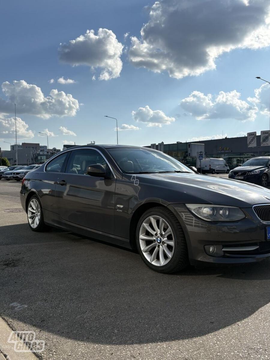 Grey BMW 330 2010 in Vilnius, with an engine capacity of 3.00 L and mileage of 222 thousand km for 9000 €, photo 9 on AUTOMOTO.COM.LV