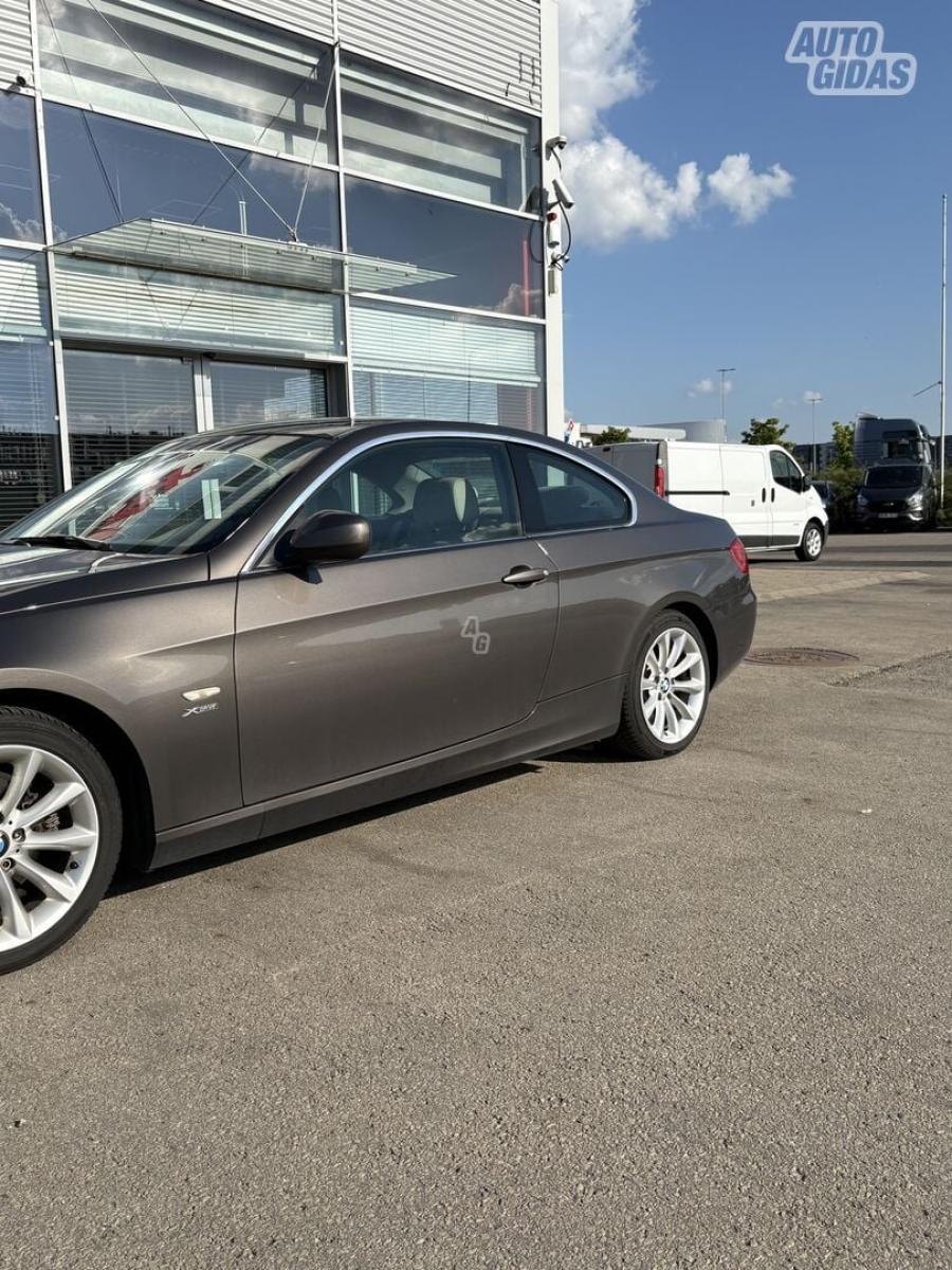 Grey BMW 330 2010 in Vilnius, with an engine capacity of 3.00 L and mileage of 222 thousand km for 9000 €, photo 10 on AUTOMOTO.COM.LV