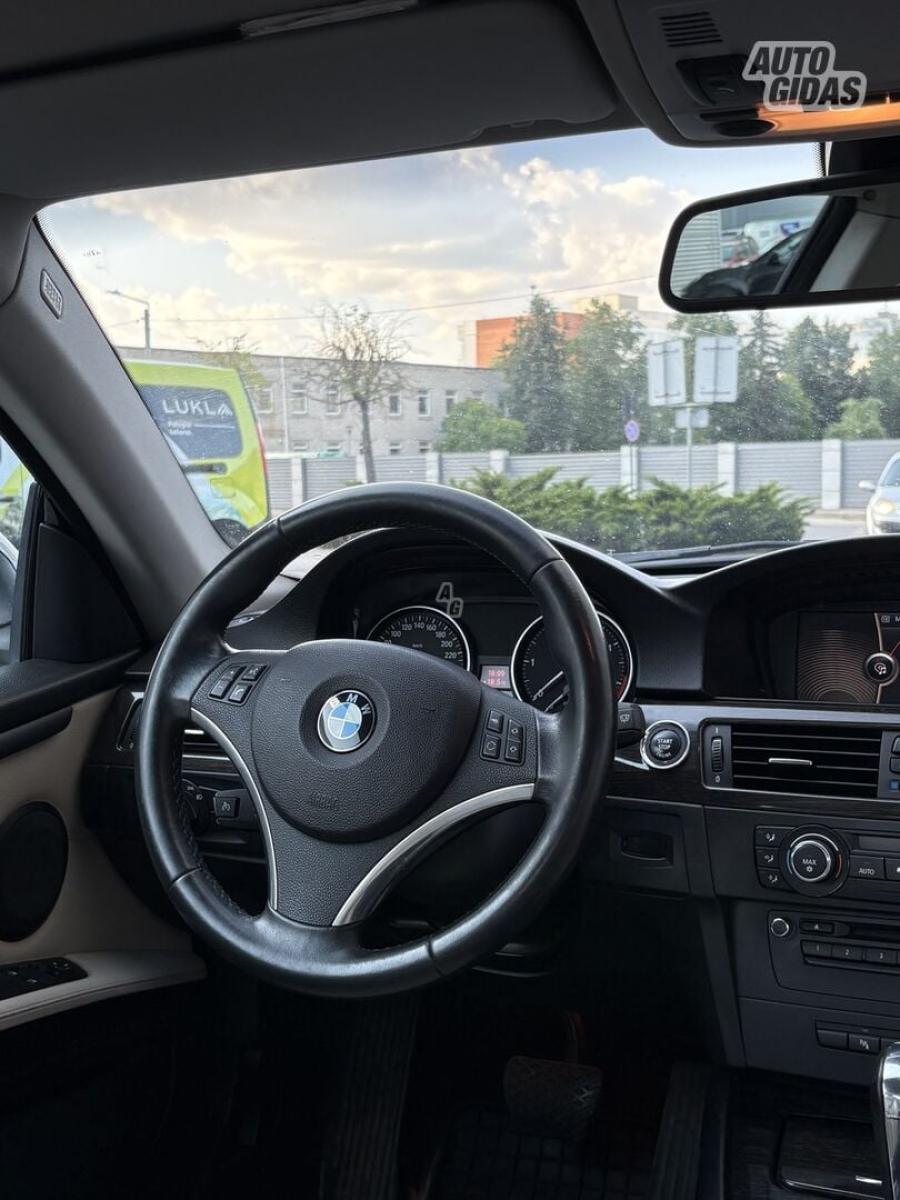 Grey BMW 330 2010 in Vilnius, with an engine capacity of 3.00 L and mileage of 222 thousand km for 9000 €, photo 17 on AUTOMOTO.COM.LV