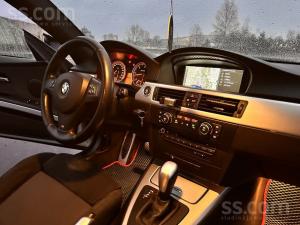 Grey BMW 330 2012 in Riga, with an engine capacity of 3.00 L and mileage of 390 thousand km for 9900 €, photo 8 on AUTOMOTO.COM.LV
