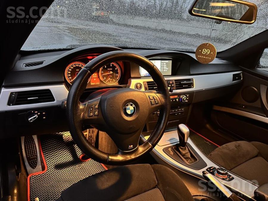 Grey BMW 330 2012 in Riga, with an engine capacity of 3.00 L and mileage of 390 thousand km for 9900 €, photo 9 on AUTOMOTO.COM.LV