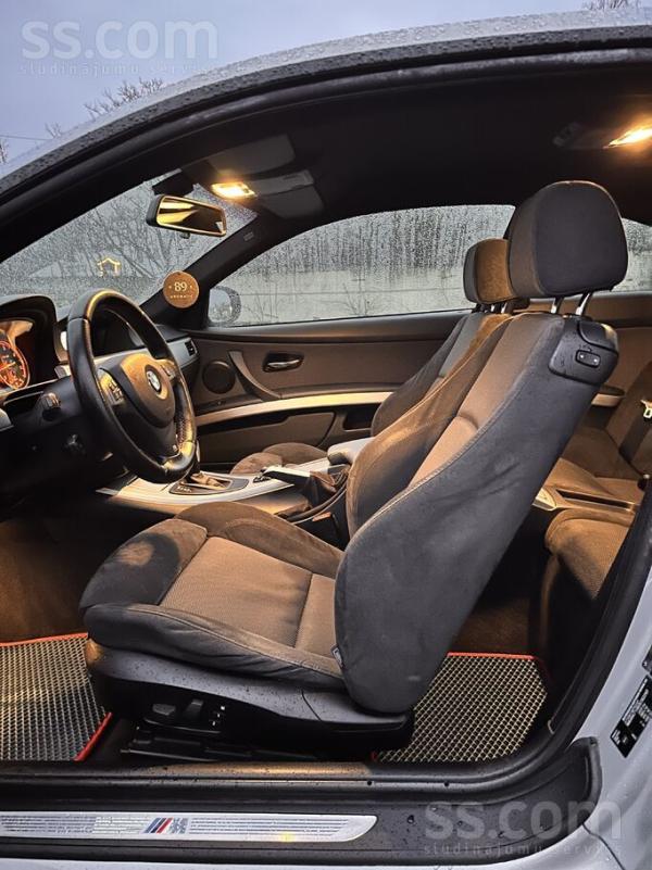 Grey BMW 330 2012 in Riga, with an engine capacity of 3.00 L and mileage of 390 thousand km for 9900 €, photo 9 on AUTOMOTO.COM.LV