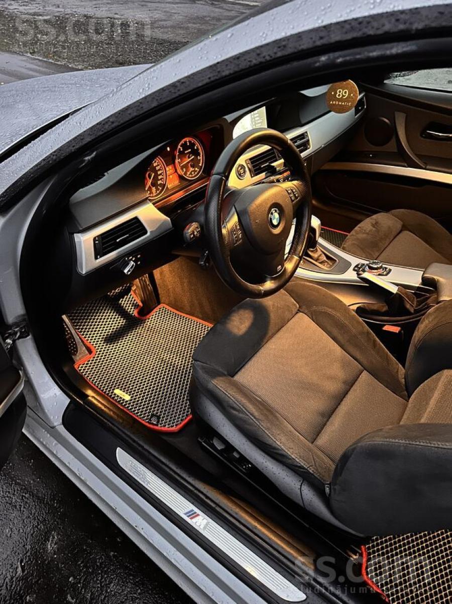 Grey BMW 330 2012 in Riga, with an engine capacity of 3.00 L and mileage of 390 thousand km for 9900 €, photo 12 on AUTOMOTO.COM.LV