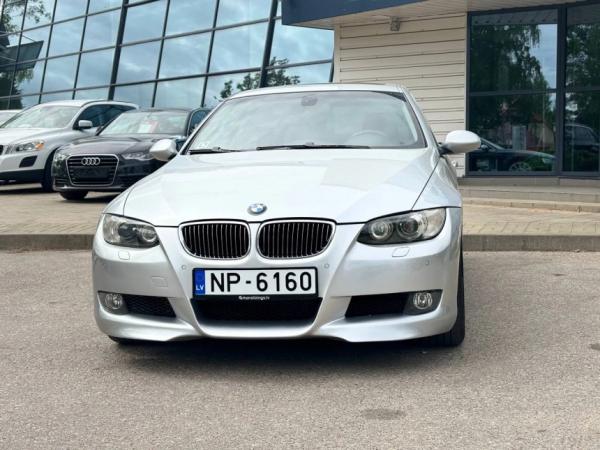 Grey BMW 330 2007 in Riga, with an engine capacity of 3.00 L and mileage of 276 thousand km for 7950 €, photo 2 on AUTOMOTO.COM.LV