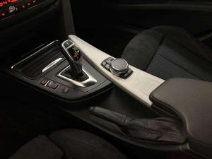 Серый БМВ 330 2015 в Мариямполе, объемом двигателя 2.99 л и пробегом 277 тыс. км за 13450 €, фото 20 на AUTOMOTO.COM.LV