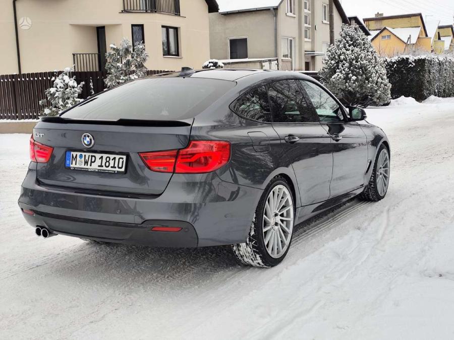 Grey BMW 330 2017 in Panevezys, with an engine capacity of 2.99 L and mileage of 134 thousand km for 15300 €, photo 3 on AUTOMOTO.COM.LV