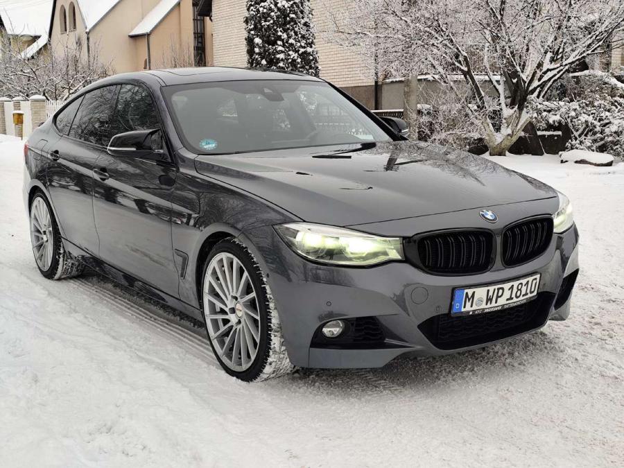 Grey BMW 330 2017 in Panevezys, with an engine capacity of 2.99 L and mileage of 134 thousand km for 15300 €, photo 4 on AUTOMOTO.COM.LV