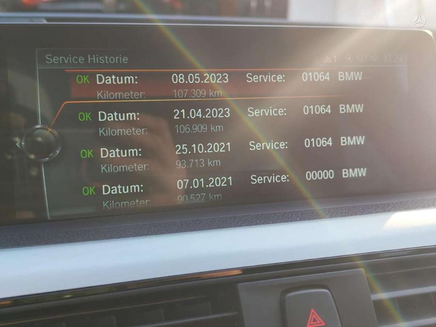 Grey BMW 330 2017 in Panevezys, with an engine capacity of 2.99 L and mileage of 134 thousand km for 15300 €, photo 27 on AUTOMOTO.COM.LV