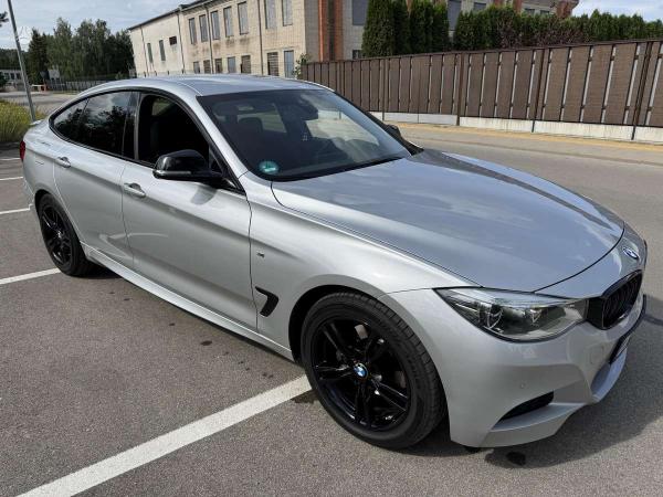 Grey BMW 330 2017 in Prienai, with an engine capacity of 2.99 L and mileage of 317 thousand km for 14300 €, photo 1 on AUTOMOTO.COM.LV
