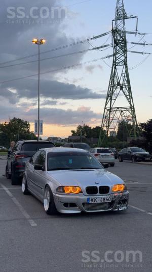 Pelēks BMW 330 2000 Rīga, ar dzinēja tilpumu 3.00 L un nobraukumu 326 tūkst. km par 6000 €, foto  vietnē AUTOMOTO.COM.LV