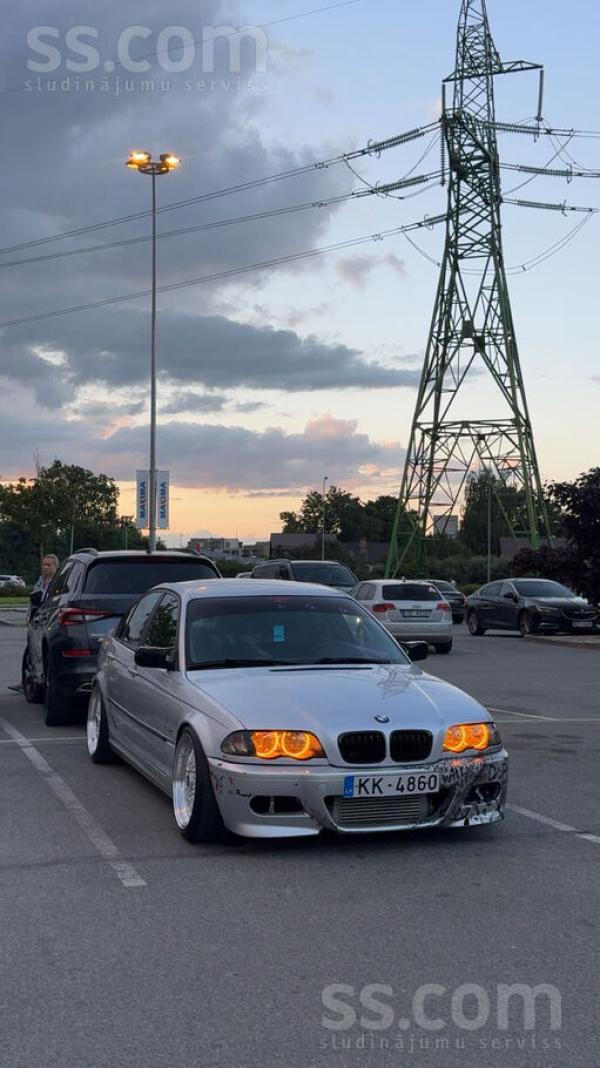 Pelēks BMW 330 2000 Rīga, ar dzinēja tilpumu 3.00 L un nobraukumu 326 tūkst. km par 6000 €, foto 1 vietnē AUTOMOTO.COM.LV