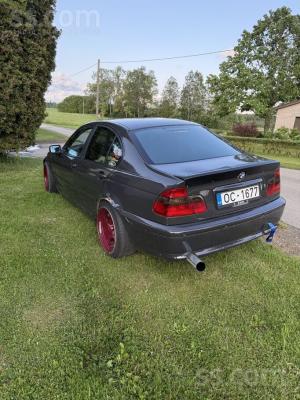 Pelēks BMW 330 2001 Aizkraukle, ar dzinēja tilpumu 3.00 L un nobraukumu 440 tūkst. km par 2250 €, foto 4 vietnē AUTOMOTO.COM.LV