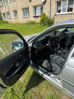 Grey BMW 330 2001 in Dobele, with an engine capacity of 3.00 L and mileage of 341 thousand km for 1500 €, photo 5 on AUTOMOTO.COM.LV