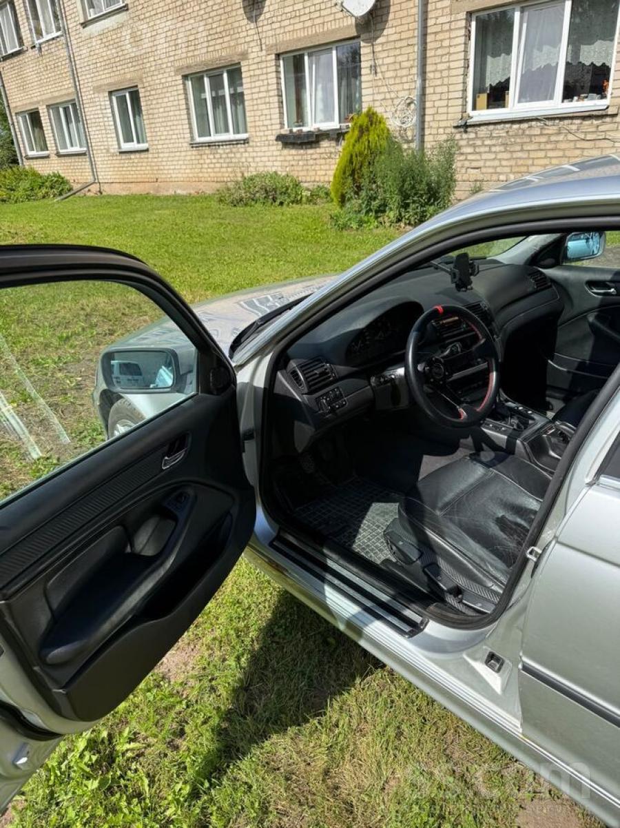 Grey BMW 330 2001 in Dobele, with an engine capacity of 3.00 L and mileage of 341 thousand km for 1500 €, photo 5 on AUTOMOTO.COM.LV
