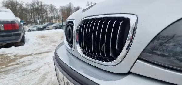 Pelēks BMW 330 2003 Valmiera, ar dzinēja tilpumu 3.00 L un nobraukumu 256 tūkst. km par 2500 €, foto 9 vietnē AUTOMOTO.COM.LV