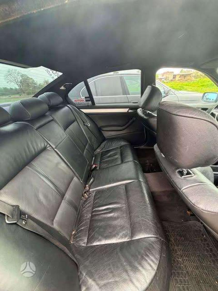 Grey BMW 330 2003 in Rietavas, with an engine capacity of 2.99 L and mileage of 358 thousand km for 2200 €, photo 8 on AUTOMOTO.COM.LV