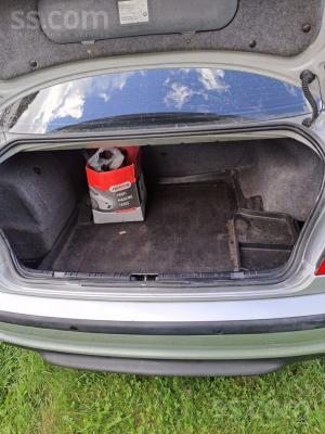Grey BMW 330 2003 in Riga, with an engine capacity of 3.00 L and mileage of 275 thousand km for 1900 €, photo 7 on AUTOMOTO.COM.LV