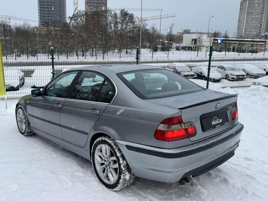 Pelēks BMW 330 2004 Viļņa, ar dzinēja tilpumu 2.99 L un nobraukumu 294 tūkst. km par 2800 €, foto 4 vietnē AUTOMOTO.COM.LV