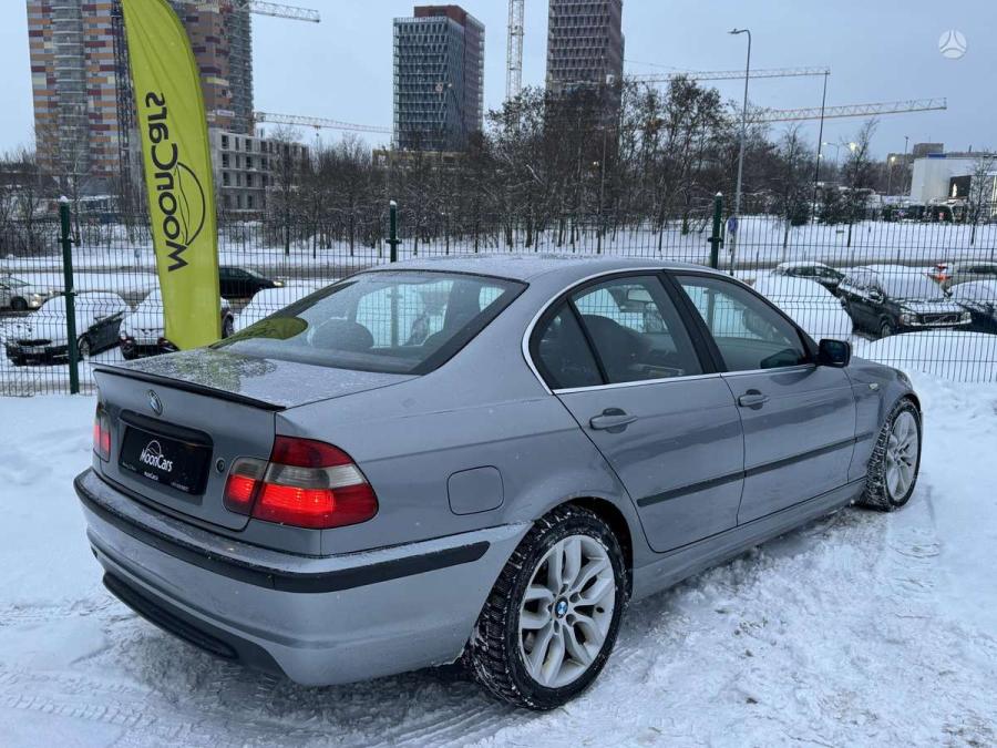 Pelēks BMW 330 2004 Viļņa, ar dzinēja tilpumu 2.99 L un nobraukumu 294 tūkst. km par 2800 €, foto 6 vietnē AUTOMOTO.COM.LV
