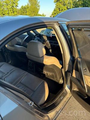 Pelēks BMW 330 2004 Daugavpils, ar dzinēja tilpumu 3.00 L un nobraukumu 408 tūkst. km par 2900 €, foto 25 vietnē AUTOMOTO.COM.LV
