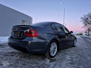 Pelēks BMW 330 2005 Kauņa, ar dzinēja tilpumu 3.00 L un nobraukumu 397 tūkst. km par 3100 €, foto  vietnē AUTOMOTO.COM.LV