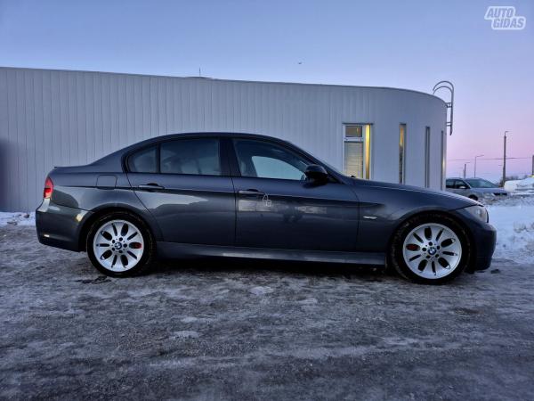 Grey BMW 330 2005 in Kaunas, with an engine capacity of 3.00 L and mileage of 397 thousand km for 3100 €, photo 3 on AUTOMOTO.COM.LV