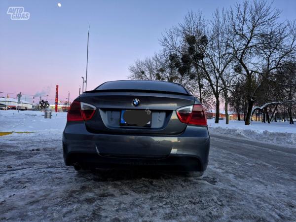 Grey BMW 330 2005 in Kaunas, with an engine capacity of 3.00 L and mileage of 397 thousand km for 3100 €, photo 4 on AUTOMOTO.COM.LV