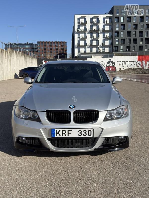 Grey BMW 330 2005 in Vilnius, with an engine capacity of 3.00 L and mileage of 294 thousand km for 6299 €, photo 3 on AUTOMOTO.COM.LV