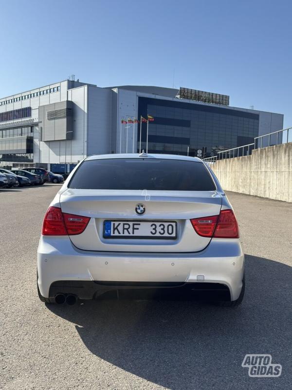 Grey BMW 330 2005 in Vilnius, with an engine capacity of 3.00 L and mileage of 294 thousand km for 6299 €, photo 4 on AUTOMOTO.COM.LV