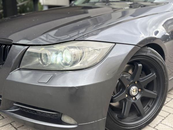 Pelēks BMW 330 2005 Kauņa, ar dzinēja tilpumu 3.00 L un nobraukumu 450 tūkst. km par 3000 €, foto 6 vietnē AUTOMOTO.COM.LV