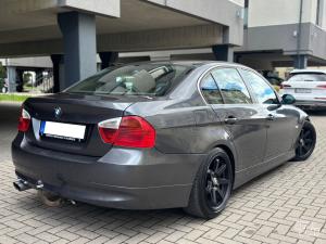 Серый БМВ 330 2005 в Каунас, объемом двигателя 3.00 л и пробегом 450 тыс. км за 3000 €, фото 4 на AUTOMOTO.COM.LV