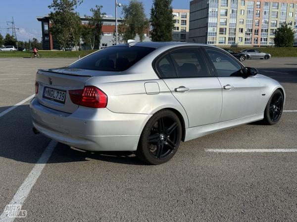 Pelēks BMW 330 2005 Šauļi, ar dzinēja tilpumu 3.00 L un nobraukumu 268 tūkst. km par 4400 €, foto 6 vietnē AUTOMOTO.COM.LV