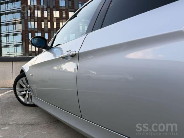 Серый БМВ 330 2005 в Рига, объемом двигателя 3.00 л и пробегом 333 тыс. км за 4000 €, фото 4 на AUTOMOTO.COM.LV