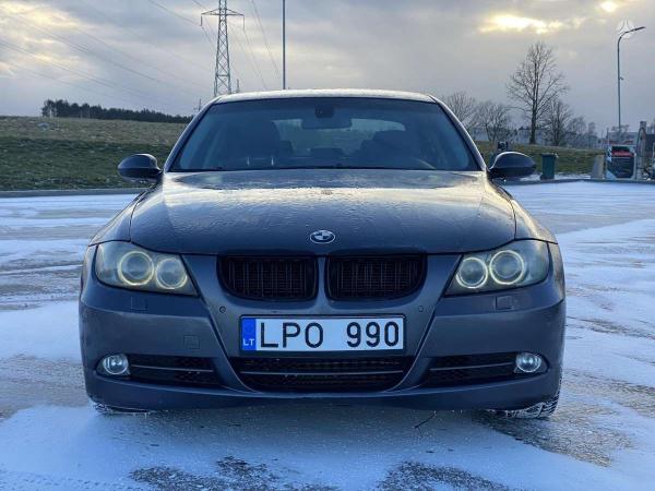 Pelēks BMW 330 2006 Kauņa, ar dzinēja tilpumu 2.99 L un nobraukumu 419 tūkst. km par 3800 €, foto 2 vietnē AUTOMOTO.COM.LV
