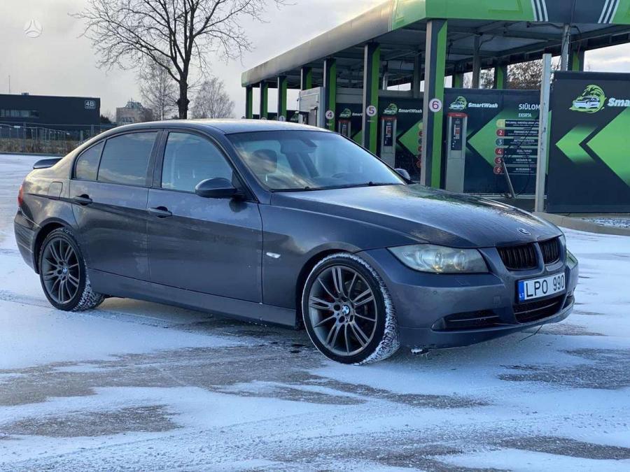 Pelēks BMW 330 2006 Kauņa, ar dzinēja tilpumu 2.99 L un nobraukumu 419 tūkst. km par 3800 €, foto 3 vietnē AUTOMOTO.COM.LV