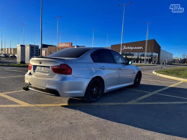 Pelēks BMW 330 2006 Kauņa, ar dzinēja tilpumu 3.00 L un nobraukumu 297 tūkst. km par 6000 €, foto 6 vietnē AUTOMOTO.COM.LV