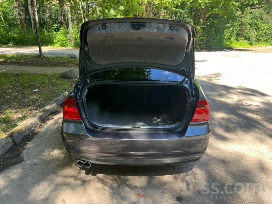 Pelēks BMW 330 2006 Rīga, ar dzinēja tilpumu 3.00 L un nobraukumu 0 tūkst. km par 6499 €, foto 24 vietnē AUTOMOTO.COM.LV