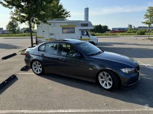 Grey BMW 330 2006 in Klaipeda, with an engine capacity of 3.00 L and mileage of 435 thousand km for 4550 €, photo 5 on AUTOMOTO.COM.LV