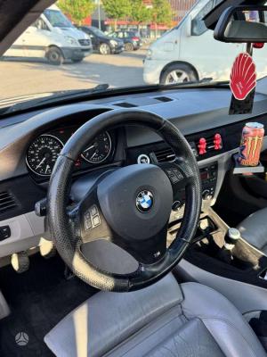 Grey BMW 330 2006 in Klaipeda, with an engine capacity of 3.00 L and mileage of 435 thousand km for 4550 €, photo 9 on AUTOMOTO.COM.LV