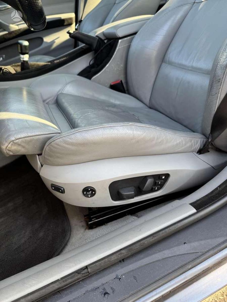 Grey BMW 330 2006 in Klaipeda, with an engine capacity of 3.00 L and mileage of 435 thousand km for 4550 €, photo 12 on AUTOMOTO.COM.LV