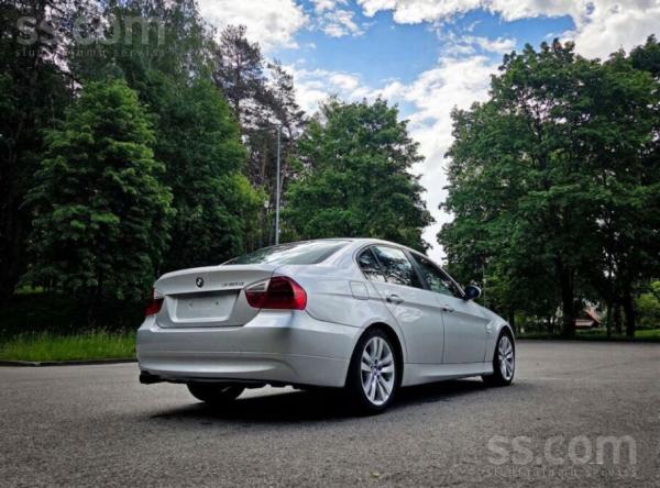 Pelēks BMW 330 2006 Preiļi, ar dzinēja tilpumu 3.00 L un nobraukumu 236 tūkst. km par 7200 €, foto 2 vietnē AUTOMOTO.COM.LV