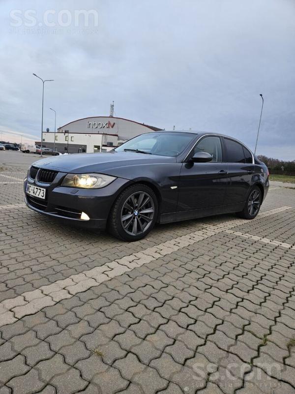 БМВ 330 2006 в Рига на AUTOMOTO.COM.LV Серый БМВ 330 2006 в Рига, объемом двигателя 3.00 л и пробегом 339 тыс. км за 5500 €, фото 3 на AUTOMOTO.COM.LV