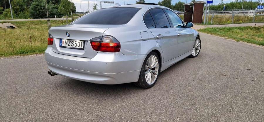 Pelēks BMW 330 2006 Viļņa, ar dzinēja tilpumu 2.99 L un nobraukumu 365 tūkst. km par 3999 €, foto 6 vietnē AUTOMOTO.COM.LV
