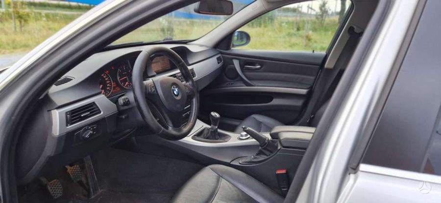 Pelēks BMW 330 2006 Viļņa, ar dzinēja tilpumu 2.99 L un nobraukumu 365 tūkst. km par 3999 €, foto 9 vietnē AUTOMOTO.COM.LV