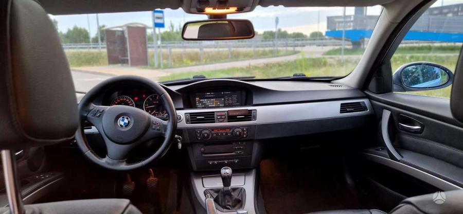 Pelēks BMW 330 2006 Viļņa, ar dzinēja tilpumu 2.99 L un nobraukumu 365 tūkst. km par 3999 €, foto 10 vietnē AUTOMOTO.COM.LV