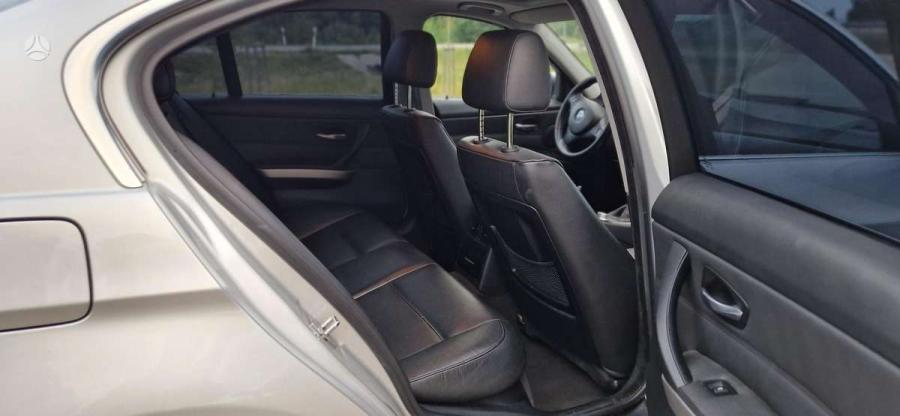 Pelēks BMW 330 2006 Viļņa, ar dzinēja tilpumu 2.99 L un nobraukumu 365 tūkst. km par 3999 €, foto 11 vietnē AUTOMOTO.COM.LV