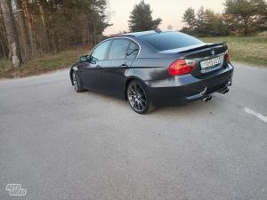 Grey BMW 330 2007 in Taurage, with an engine capacity of 3.00 L and mileage of 386 thousand km for 6200 €, photo 5 on AUTOMOTO.COM.LV